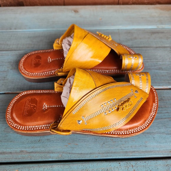 Camel Threads | Shoes | Saudi Madas Sandals Unisex Mustard Yellow ...